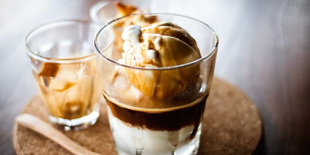 What is Affogato Coffee and How is it Made? (Perfect recipe) - Smart ...